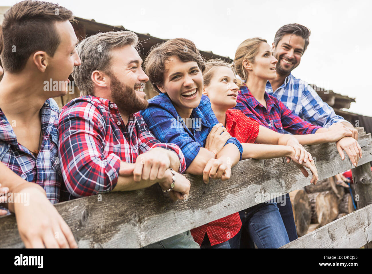 Man leaning against wooden fence hi-res stock photography and images ...