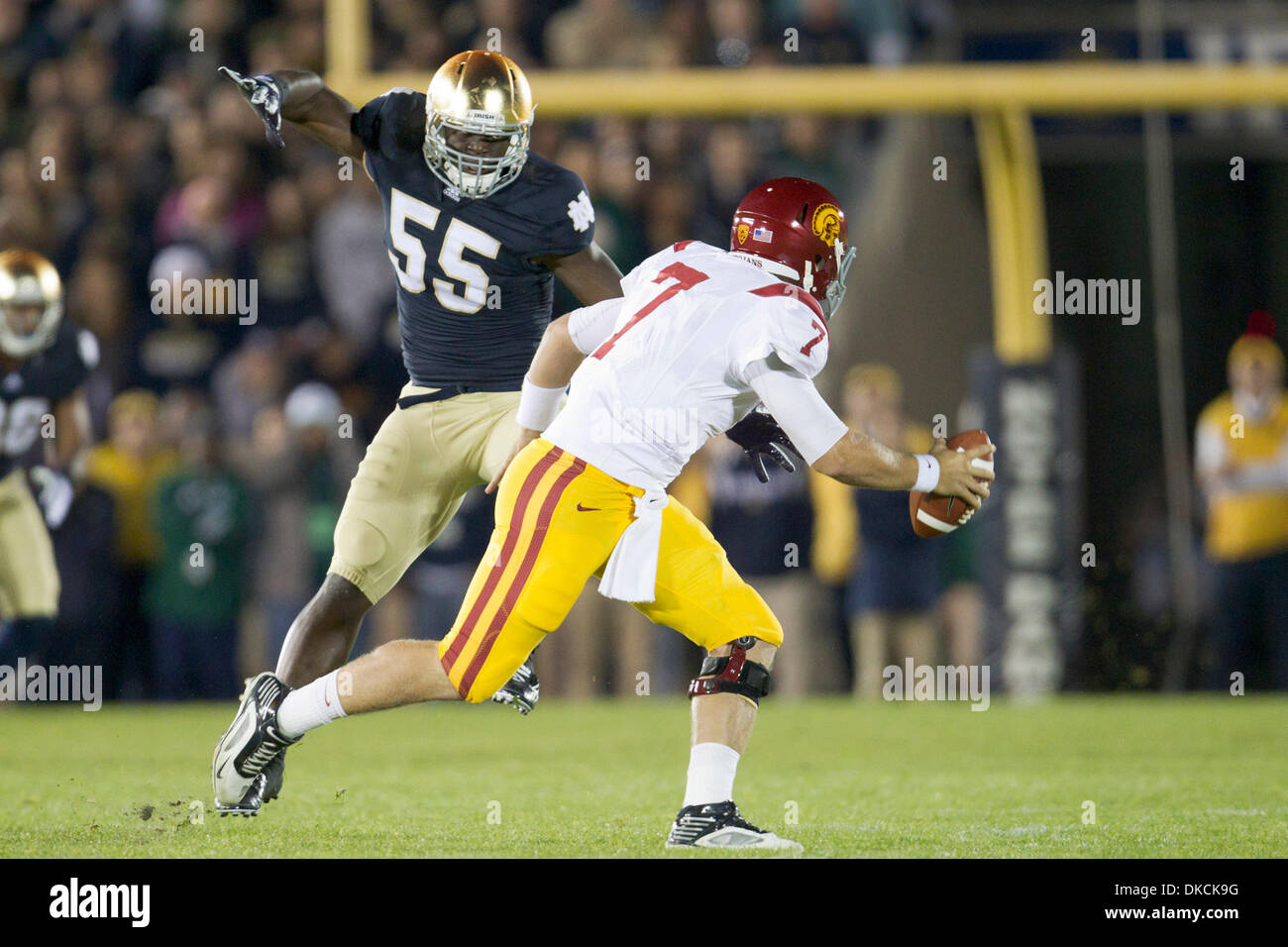Oct. 22, 2011 - South Bend, Indiana, U.S - Notre Dame inside linebacker ...