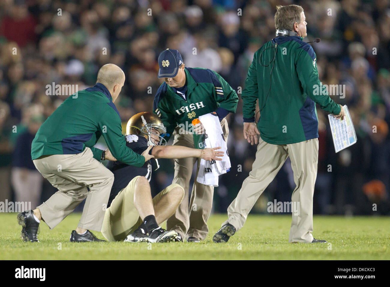 Oct. 22, 2011 - South Bend, Indiana, U.S - Notre Dame quarterback Tommy ...