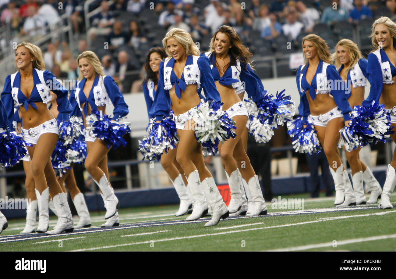 Nfl cheerleaders rams hi-res stock photography and images - Alamy