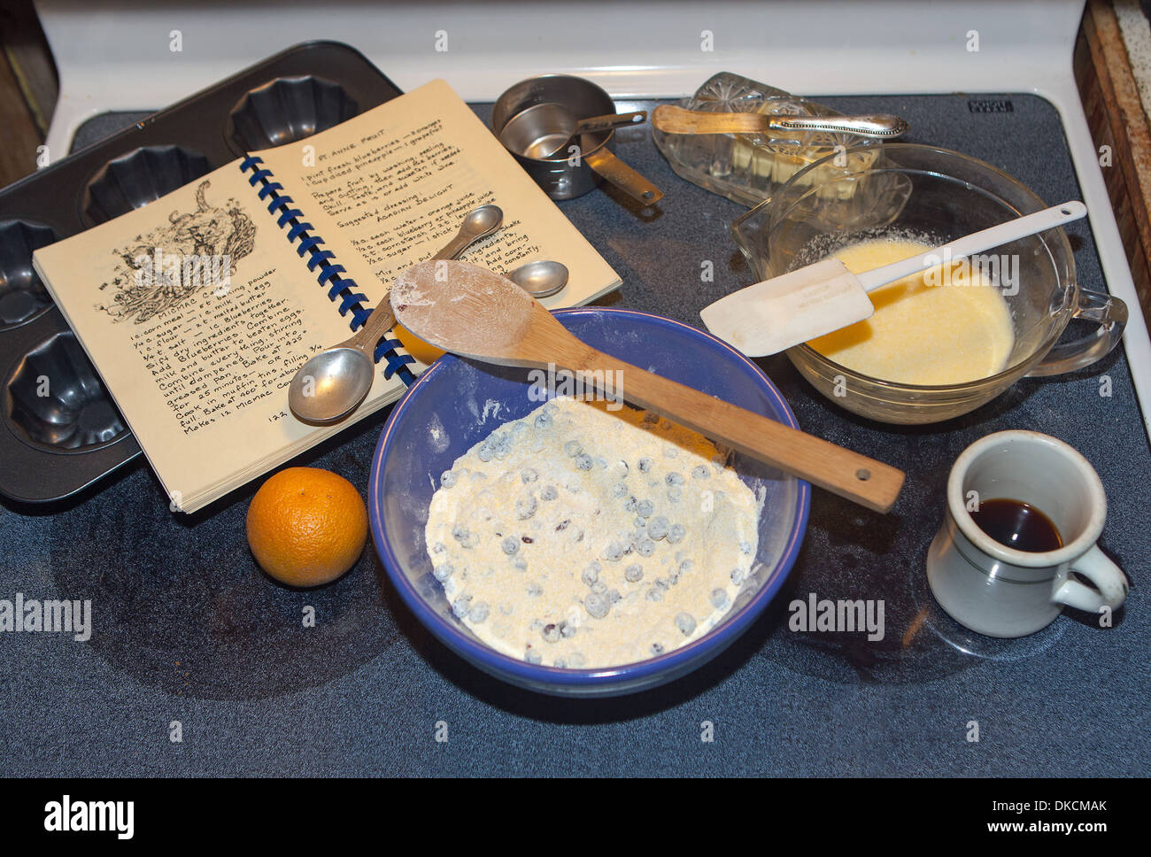 Stovetop kitchen hi-res stock photography and images - Alamy