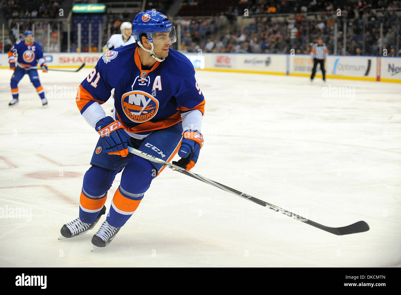 Oct. 25, 2011 - Uniondale, New York, U.S - New York Islanders center ...