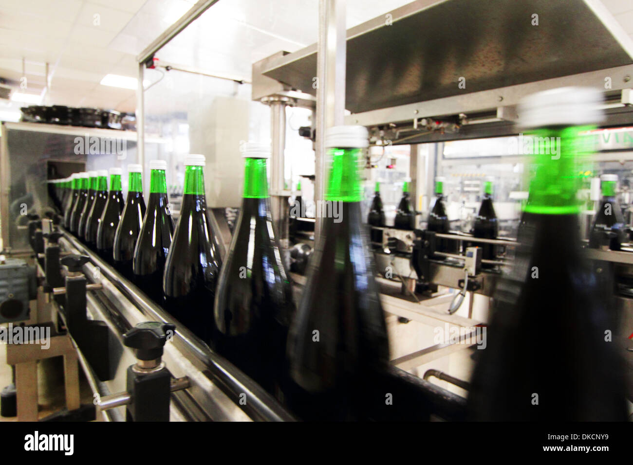 Wine bottling line hi-res stock photography and images - Alamy