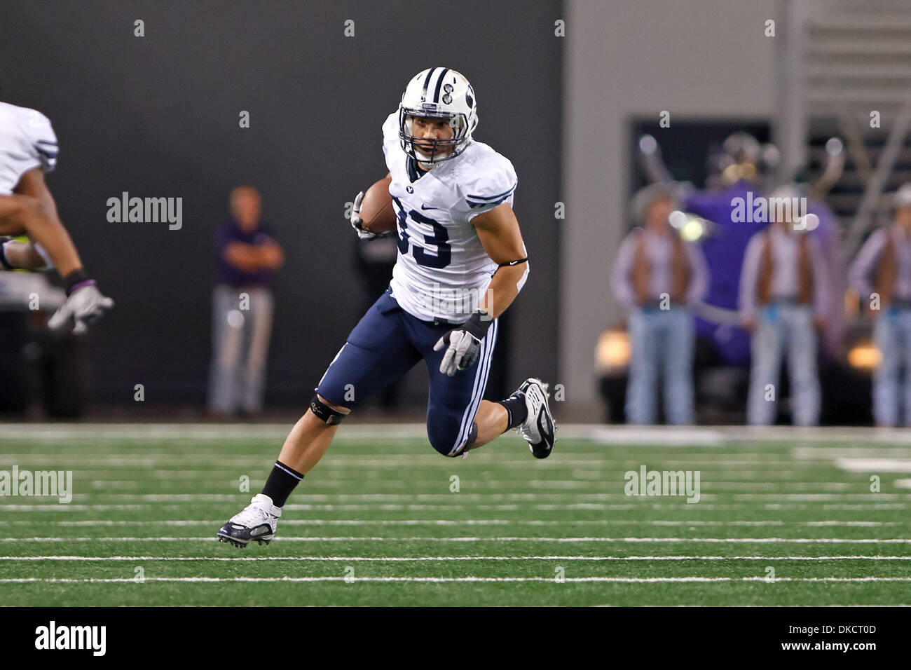 Oct. 28, 2011 - Arlington, Texas, US - BYU Cougars RB Bryan Kariya (33 ...