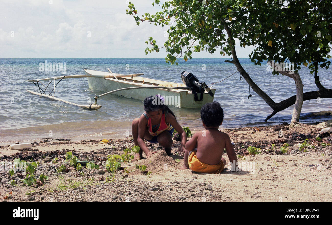 Polynesian children hi-res stock photography and images - Alamy