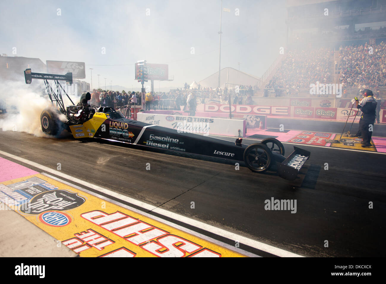 Top fuel dragster burnout hi-res stock photography and images - Alamy