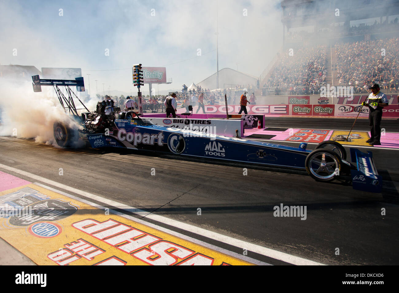Dragster burnout hi-res stock photography and images - Alamy