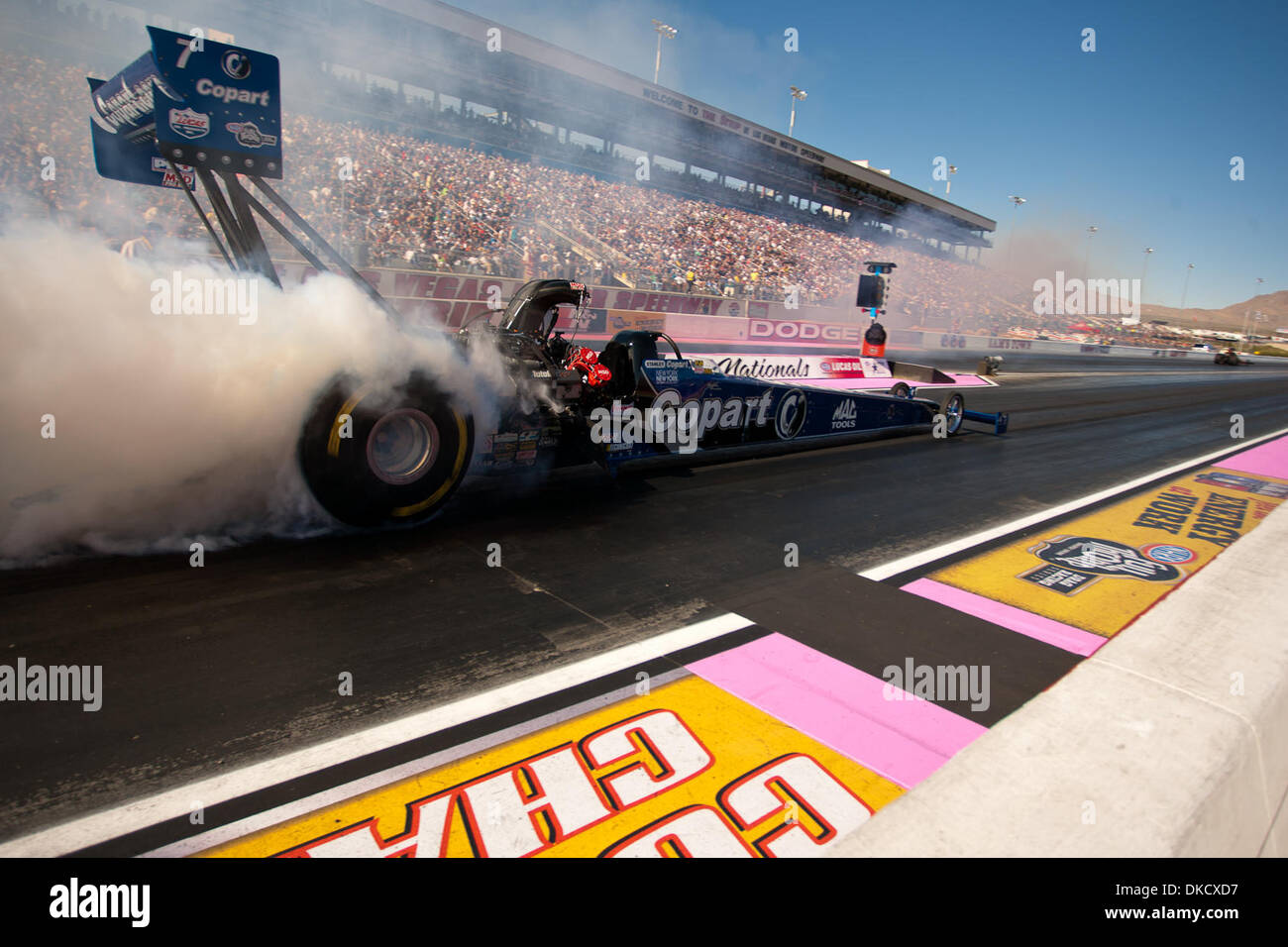 Top fuel dragster burnout hi-res stock photography and images - Alamy