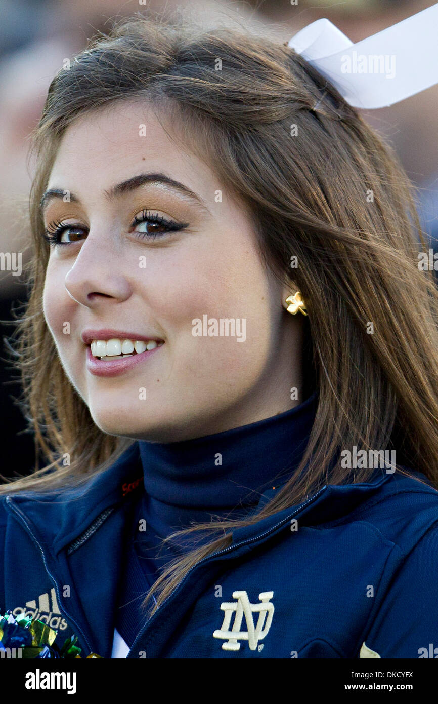 Oct. 29, 2011 - South Bend, Indiana, U.S - Notre Dame cheerleader Kelly ...
