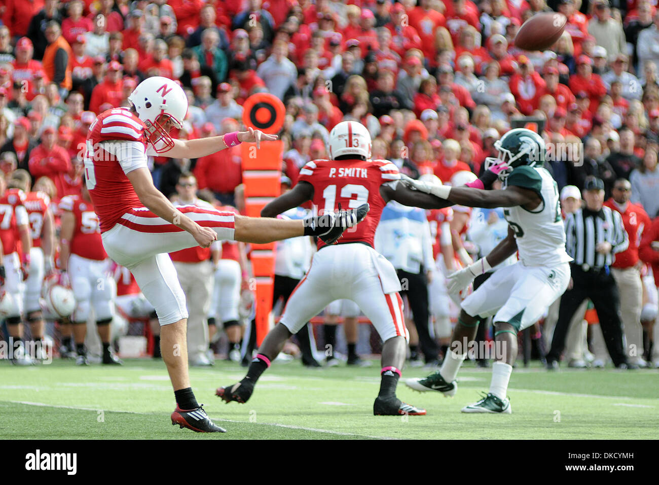 Kicker punt hi-res stock photography and images - Alamy