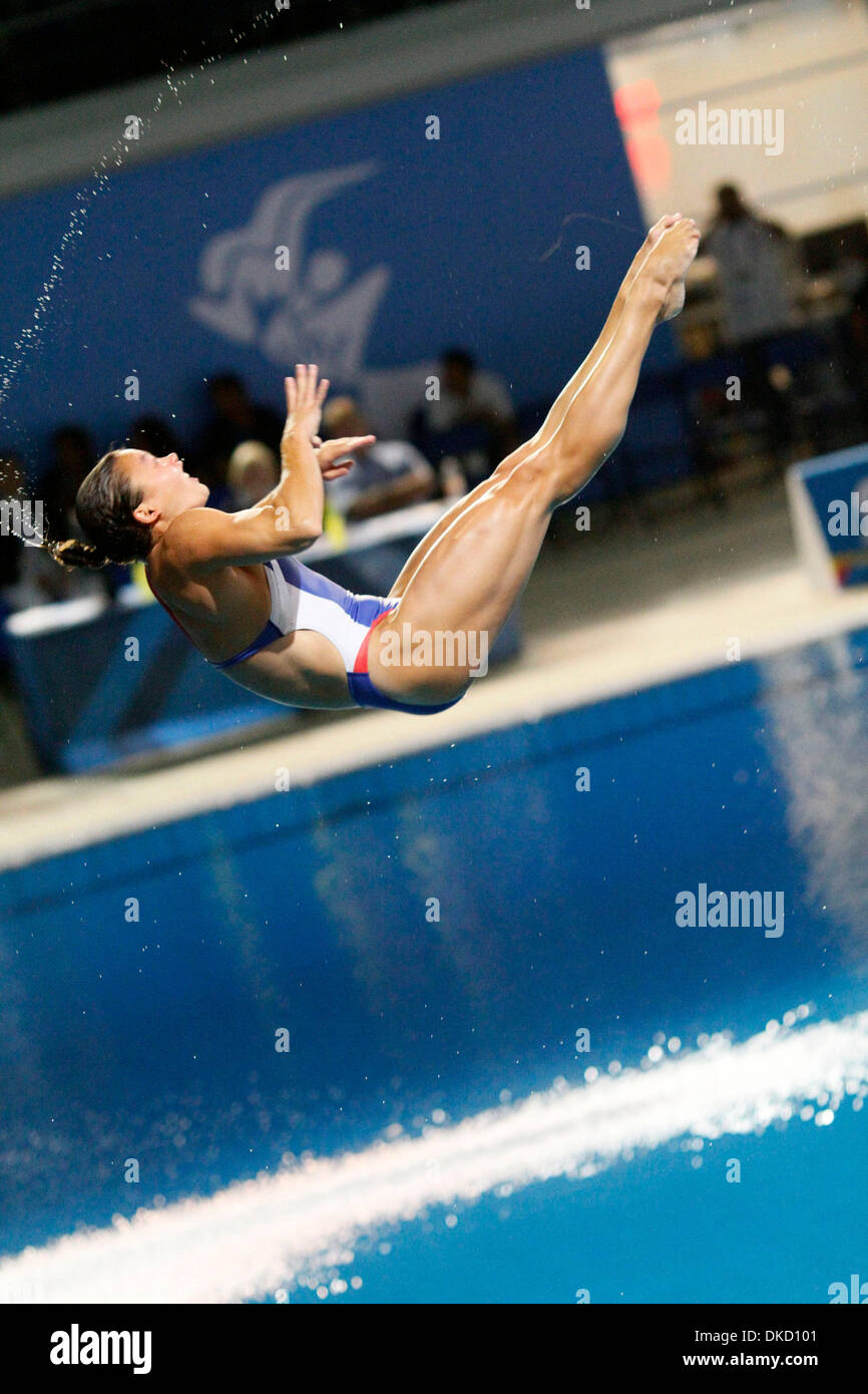 3 meter springboard diver hi-res stock photography and images - Alamy