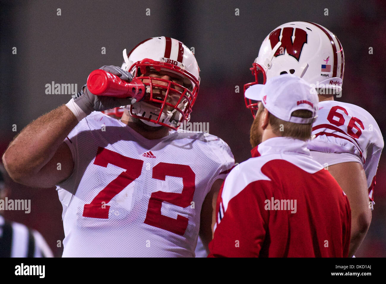 Oct. 29, 2011 - Columbus, Ohio, U.S - Wisconsin Badgers offensive ...