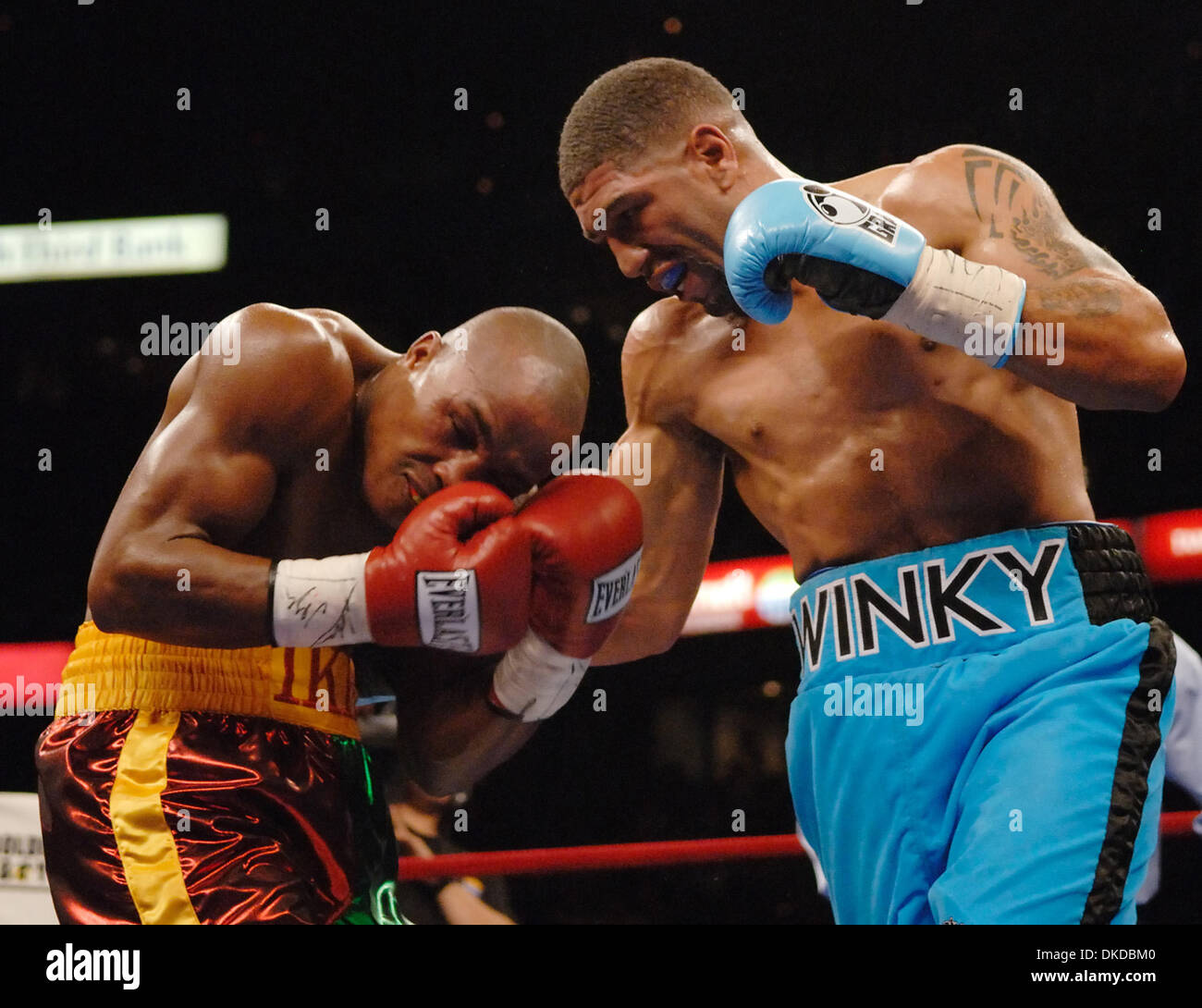 Dec 03, 2006; Tampa, FL, USA; Boxer RONALD 'WINKY' WRIGHT defeats IKE ...