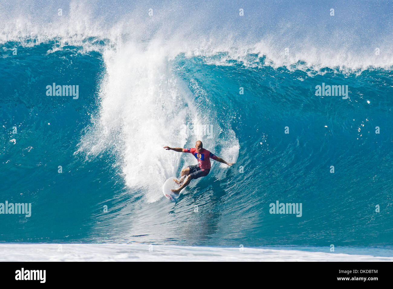 Kelly slater pipeline hi-res stock photography and images - Alamy