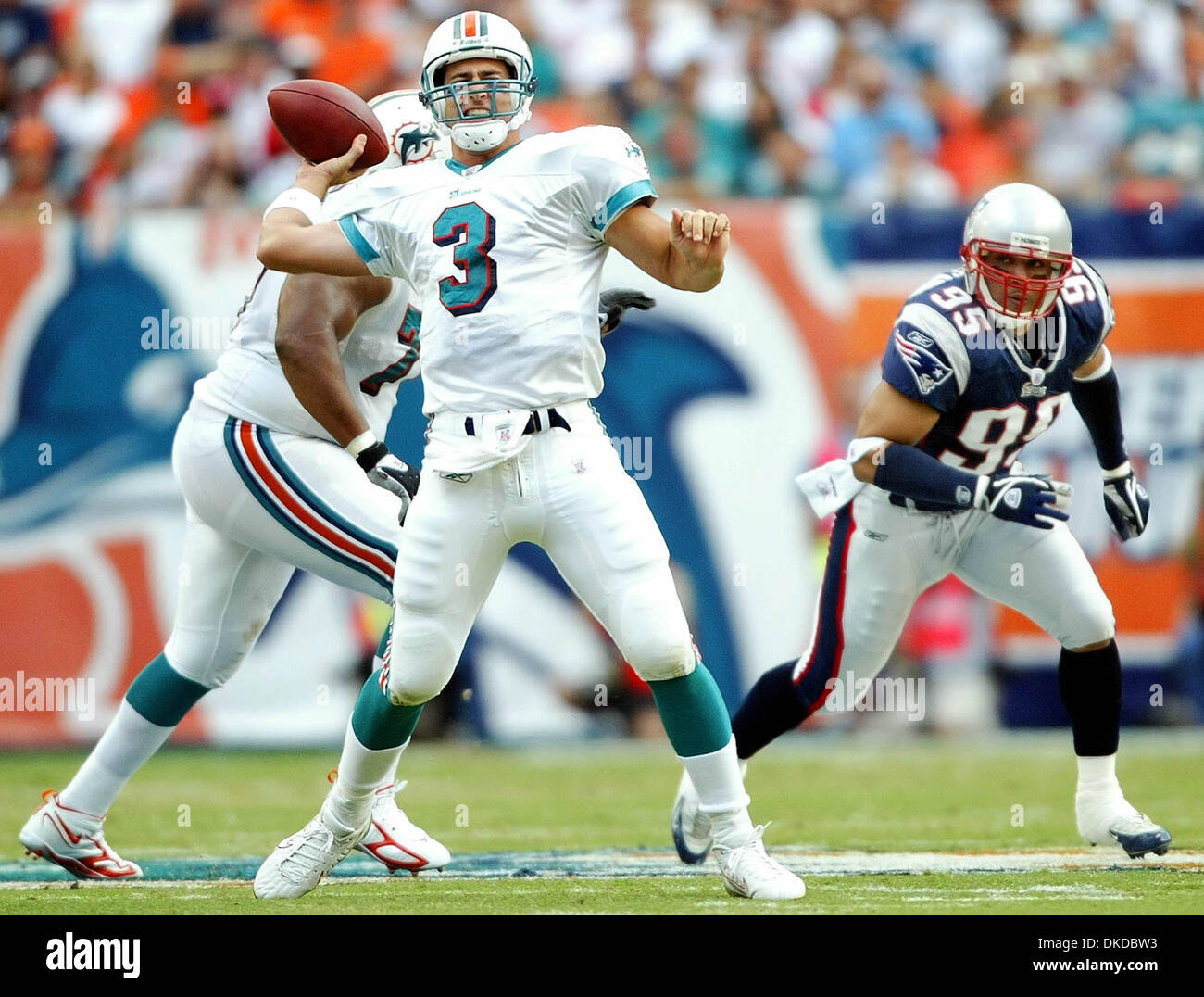 Dec 10, 2006; Miami Gardens, FL, USA; Miami Dolphins quarterback Joey ...