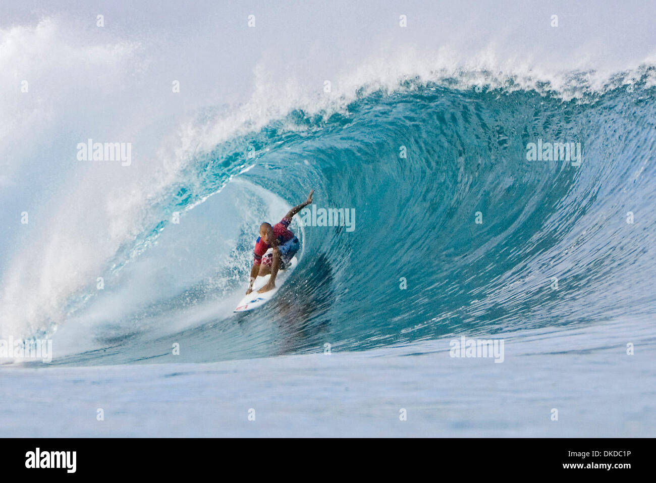 Kelly slater pipeline hi-res stock photography and images - Alamy