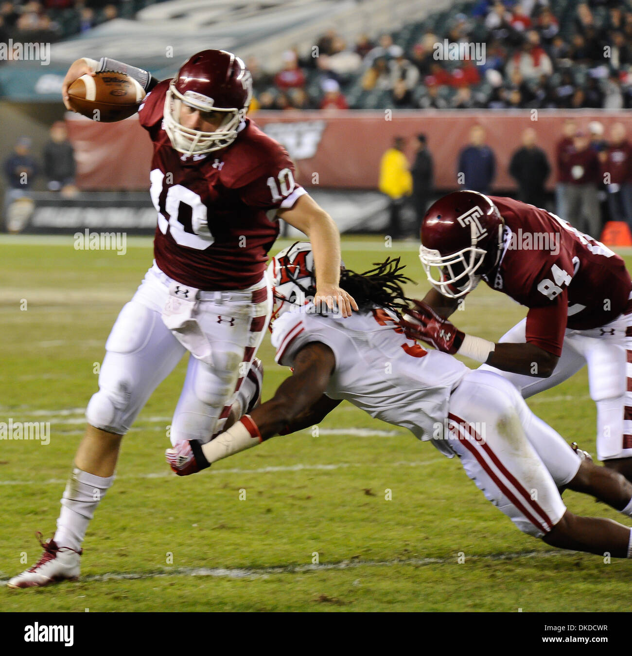 Nov. 9, 2011 - Philadelphia, PA, USA - Temple University's quarterback ...