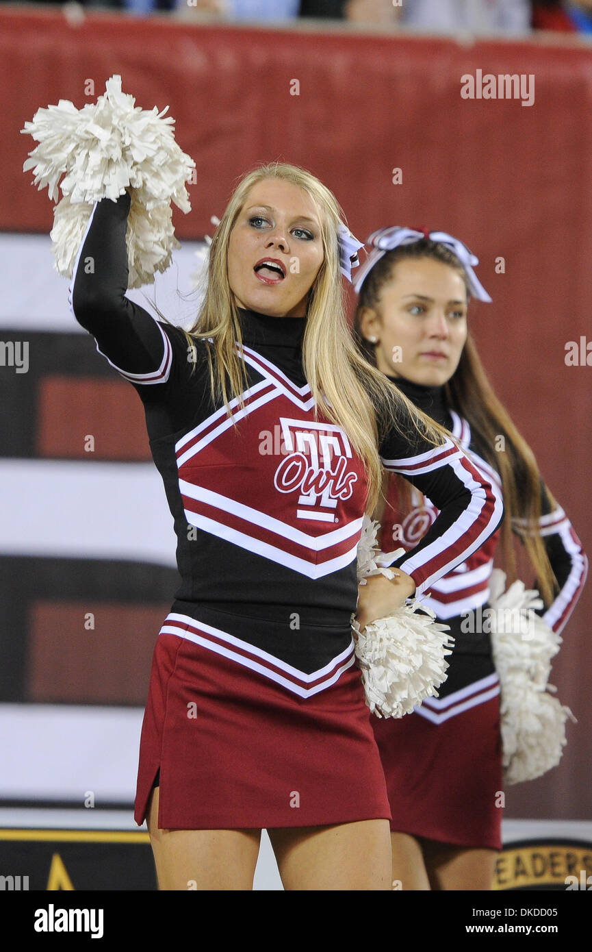 Nov. 9, 2011 - Philadelphia, Pennsylvania, U.S - A Temple cheer leader ...