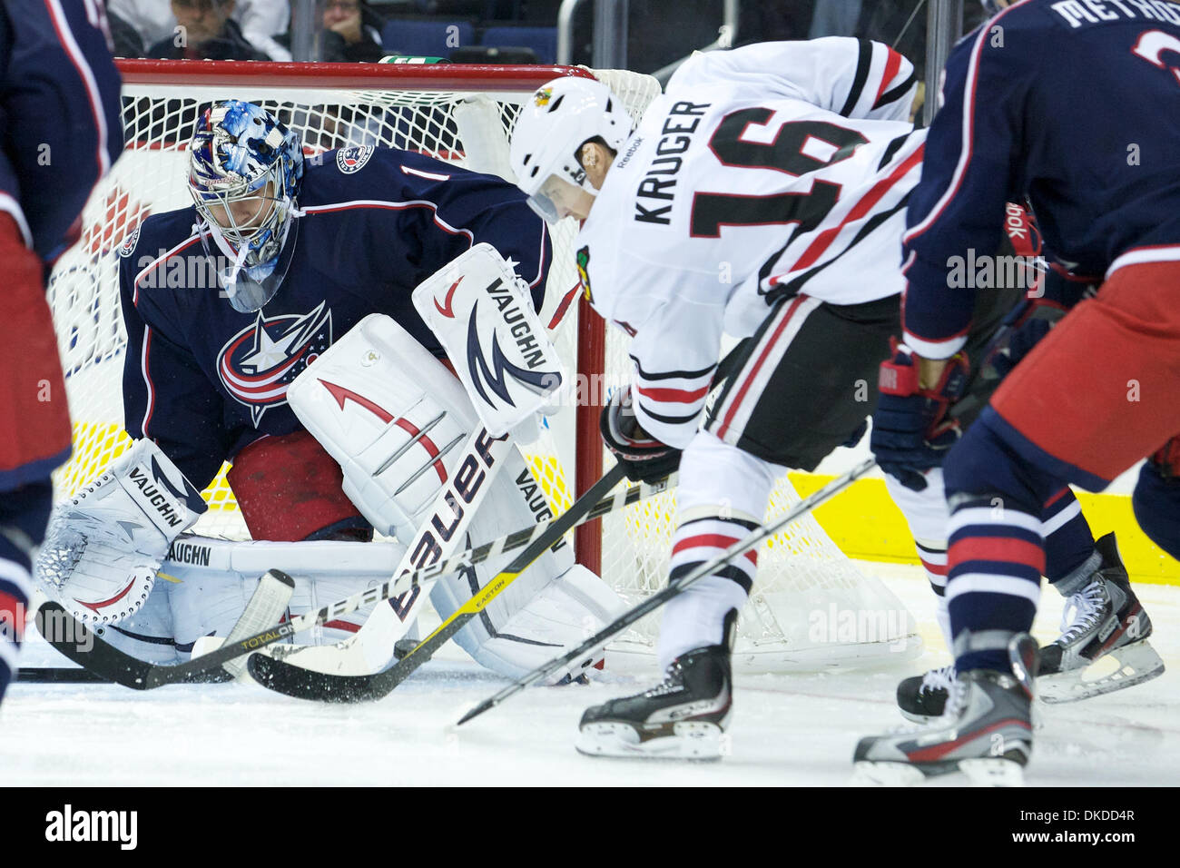 Nov. 10, 2011 - Columbus, Ohio, U.S - Chicago Blackhawks center Marcus ...