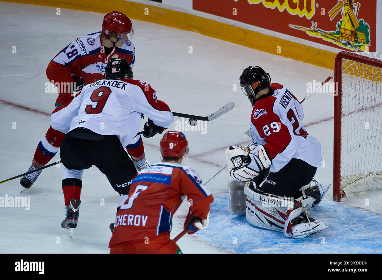 Nov. 10, 2011 - Ottawa, Ontario, Canada - OHL All Stars goalie Mark ...