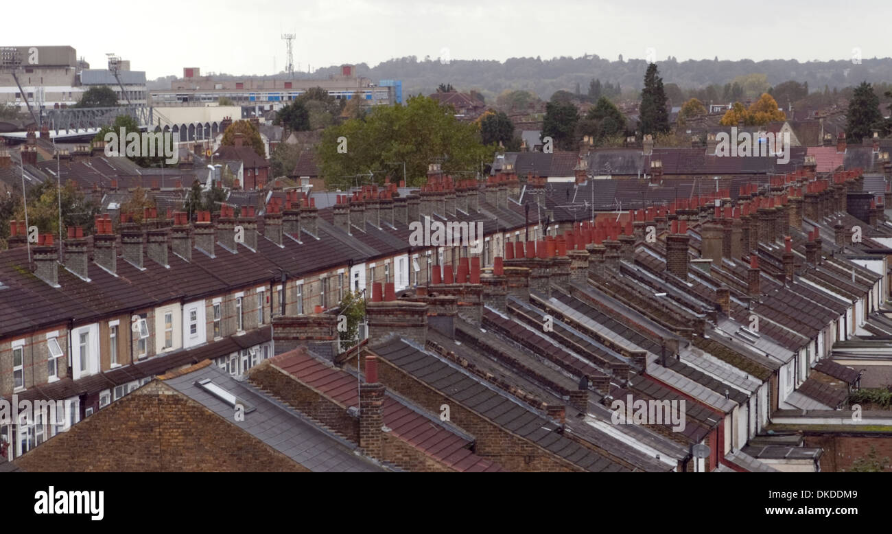 Terraced housing uk rooftops hi-res stock photography and images - Alamy