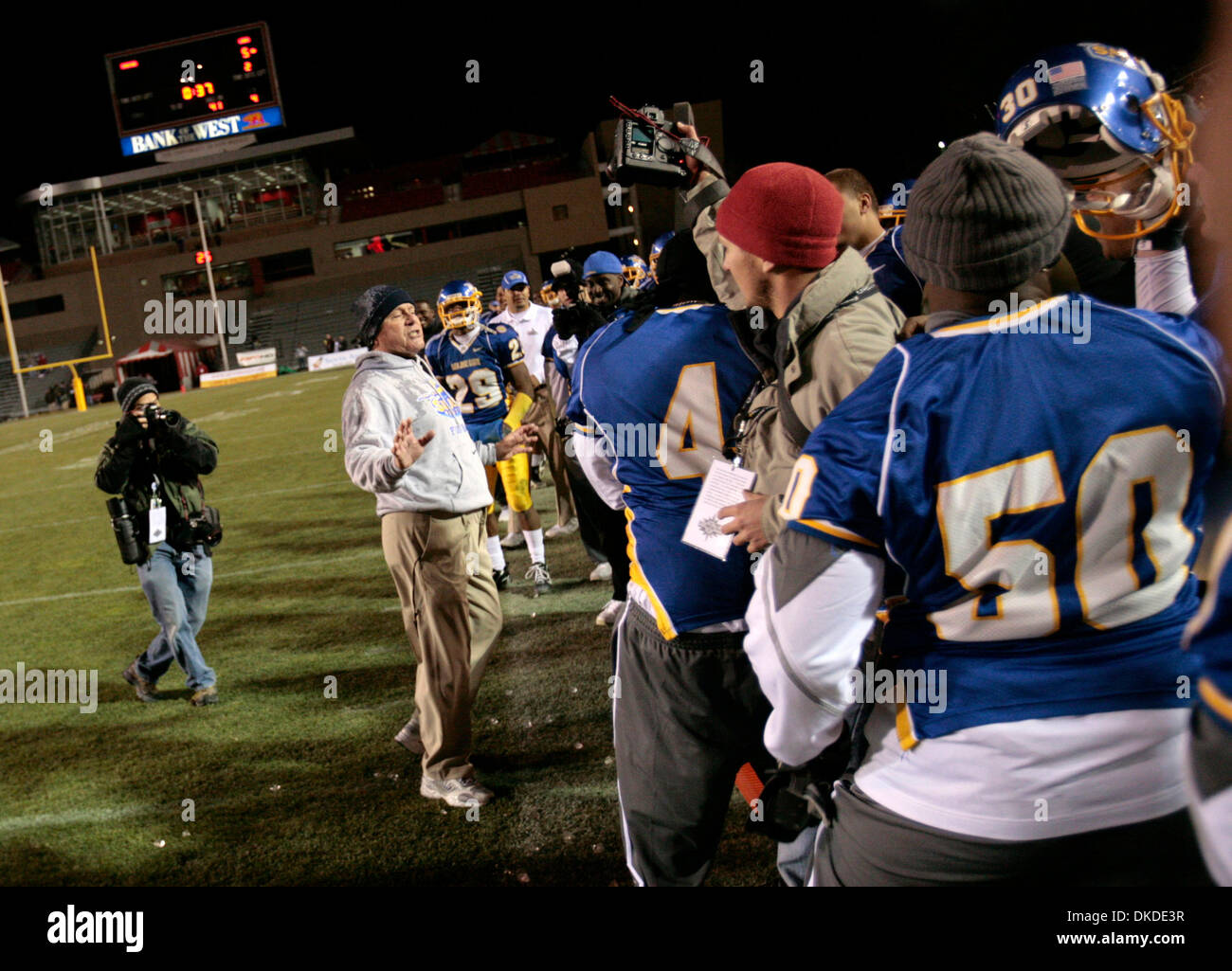 Dec 23, 2006; Albuquerque, NM, USA; San Jose State football coach DICK ...