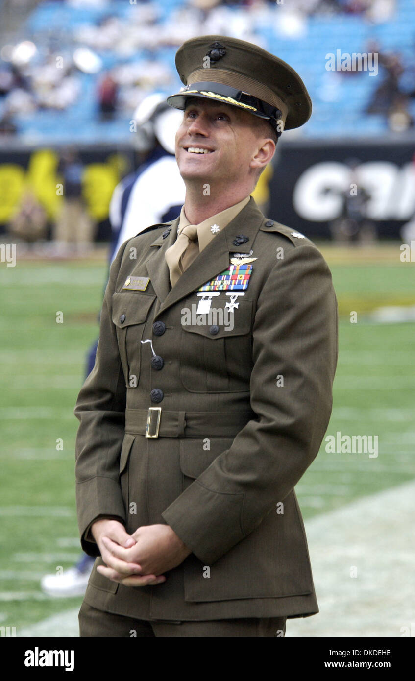 Marine corps football hi-res stock photography and images - Alamy