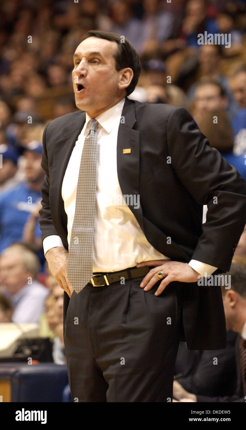 Team usa head coach mike hi-res stock photography and images - Alamy