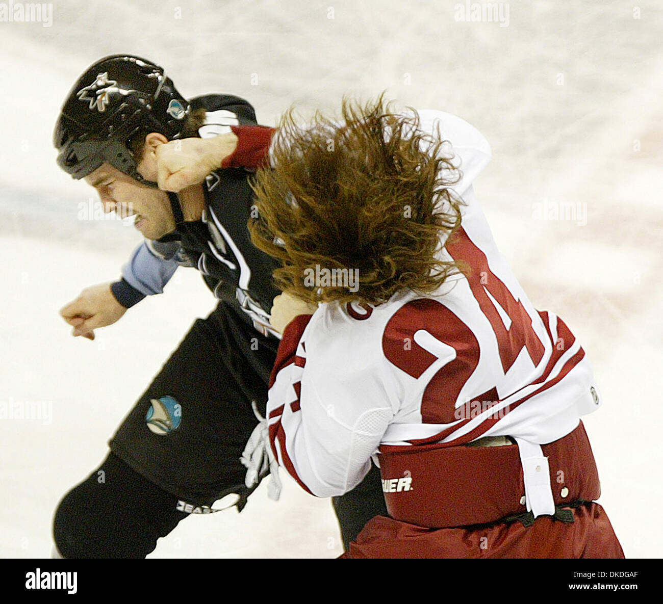 Jan 18, 2007 - San Jose, CA, USA - The Sharks ROB DAVISON fights with ...