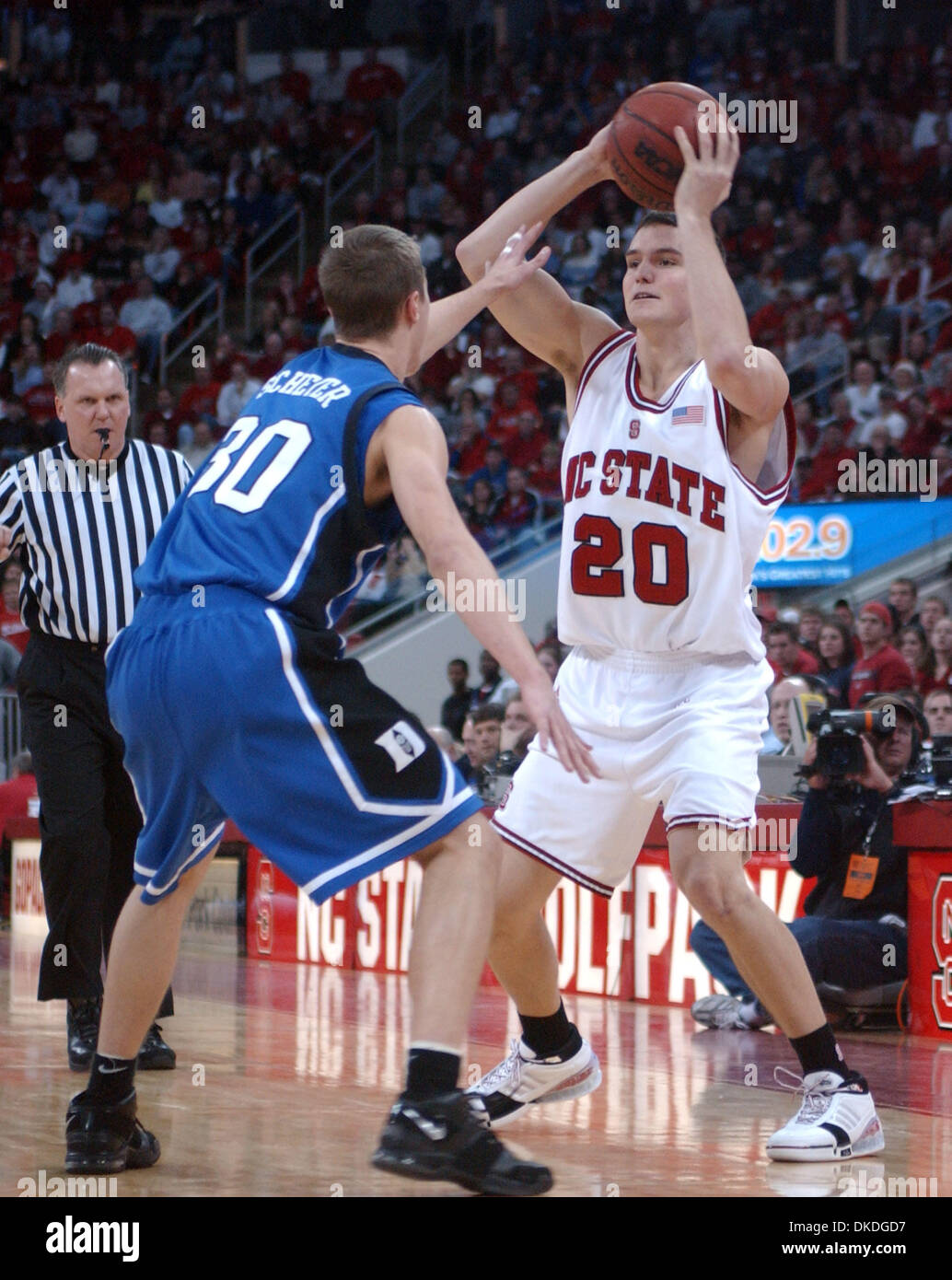 Jan 20, 2007; Raleigh, NC, USA; Duke Bluedevils JON SCHEYER tries to ...