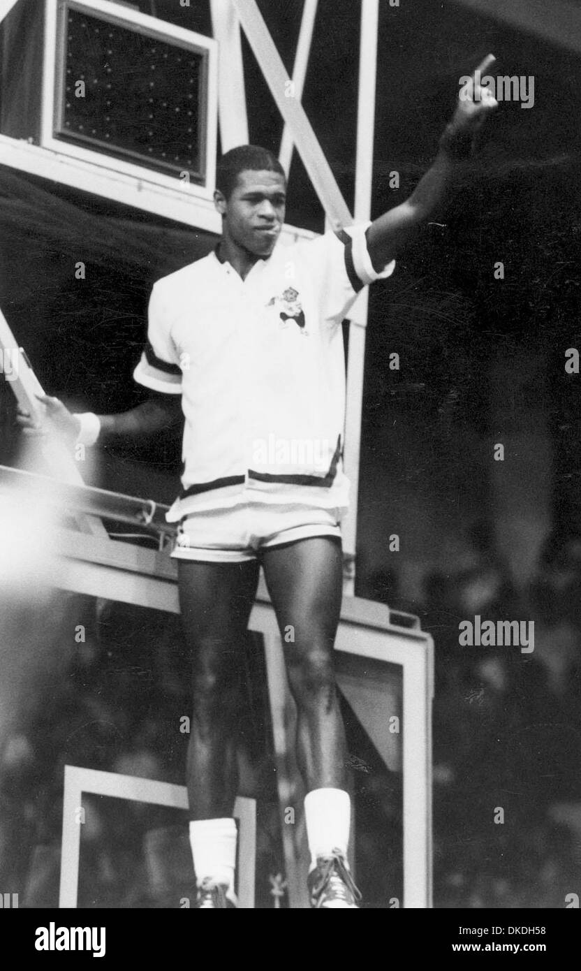 Jan 25, 2007 - Berkeley, CA, USA - Cal vs Ucla 1986: EDDIE JAVIUS on ...