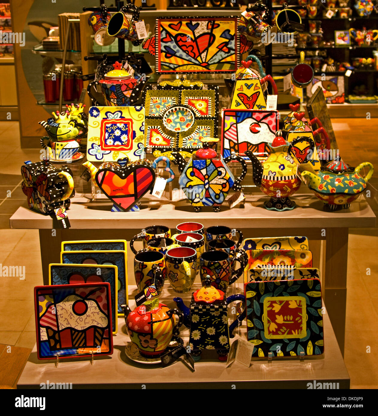 Pottery display hi-res stock photography and images - Alamy