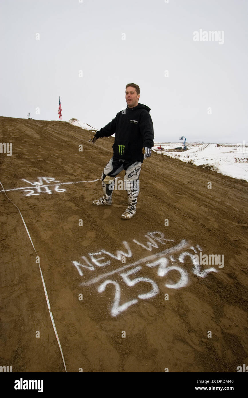 Feb 25, 2007 - Toes, WA, USA - RYAN CAPES, 25, Current World Record ...