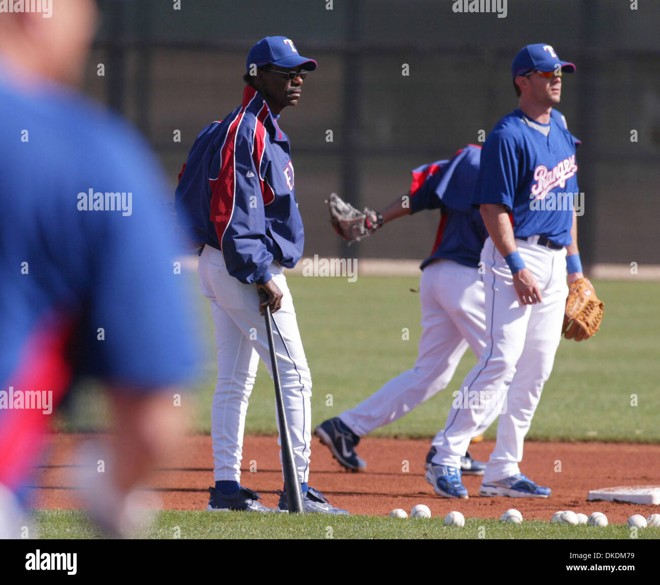Feb 27, 2007 - Surprise, AZ, USA - New Texas Rangers manager RON ...