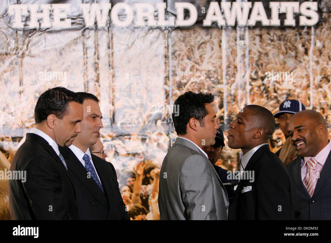 Wbc world middleweight championship hi-res stock photography and images ...