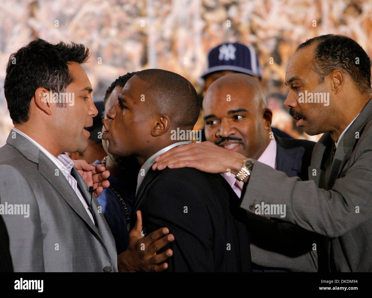 Wbc world middleweight championship hi-res stock photography and images ...