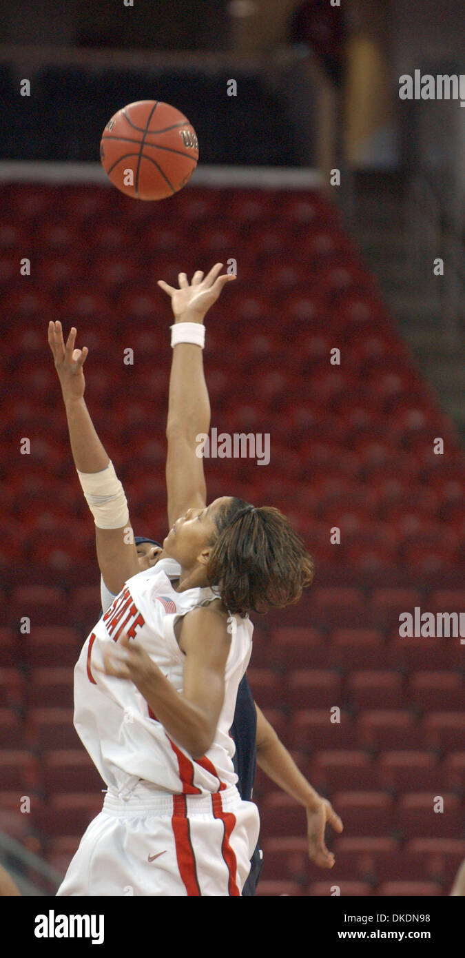 Robert morris basketball hi-res stock photography and images - Alamy