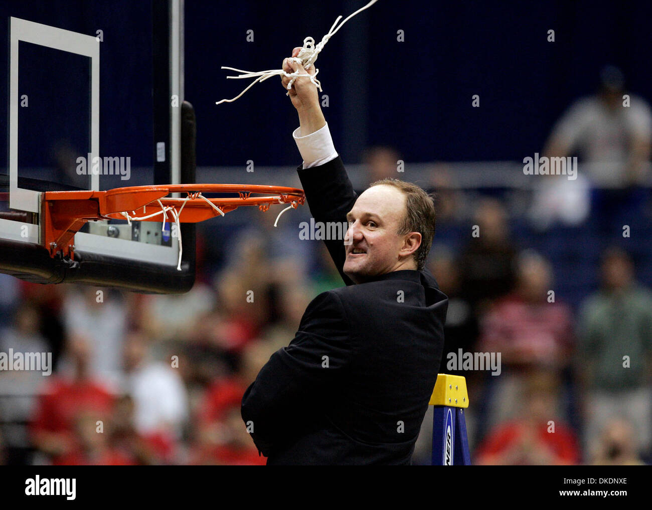 Mar 24, 2007 - San Antonio, TX, USA - Ohio St. coach THAD MATTA holds ...