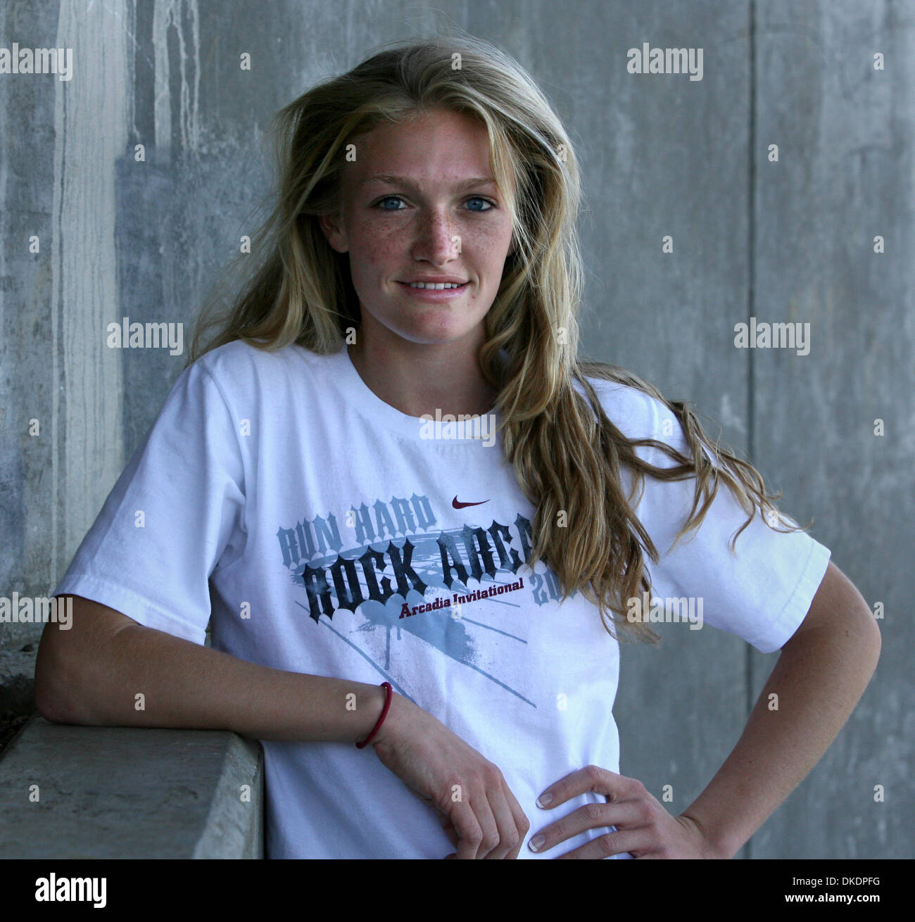 School girls track team hi-res stock photography and images - Alamy