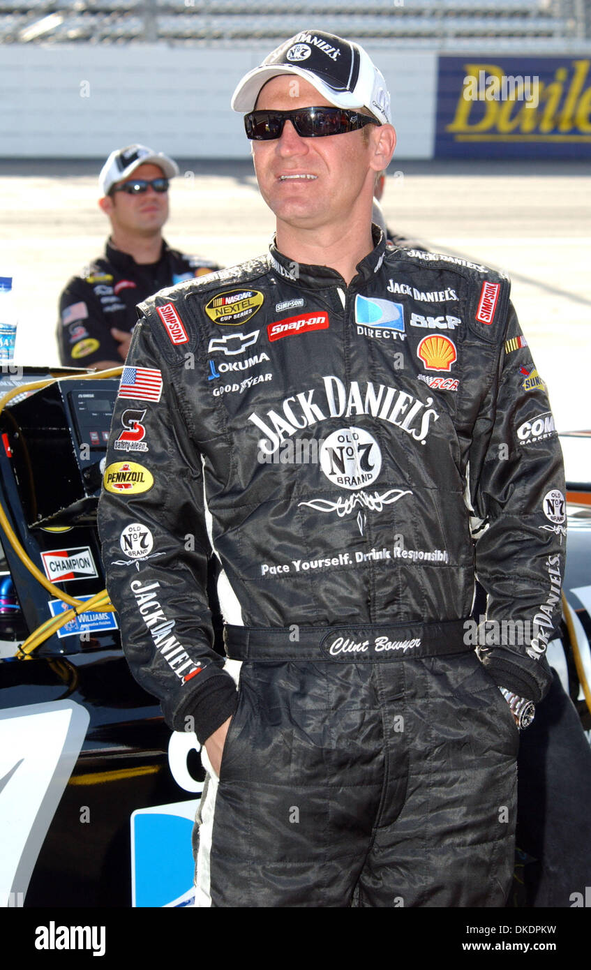Mar 30, 2007 - Martinsville, VA, USA - Nextel Cup Driver CLINT BOWYER ...