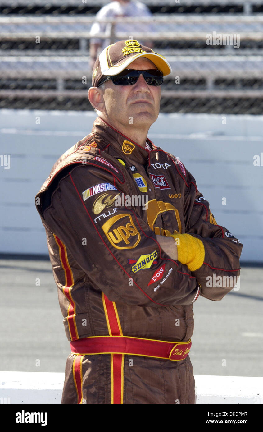 Mar 30, 2007 - Martinsville, VA, USA - Nextel Cup Driver DALE JARRETT ...