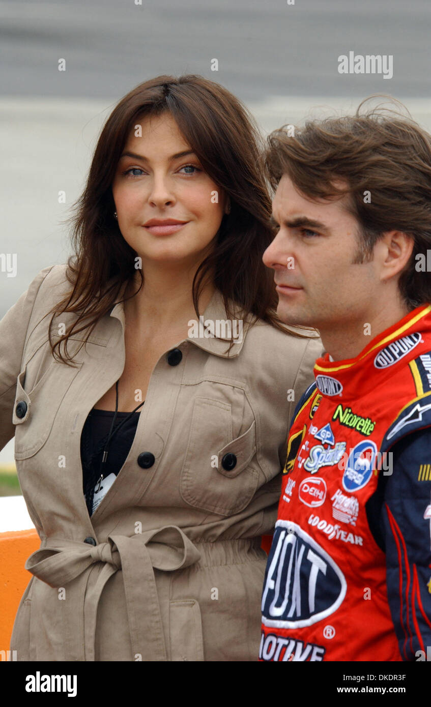 Apr 01, 2007 - Martinsville, VA, USA - Driver JEFF GORDON and his wife ...