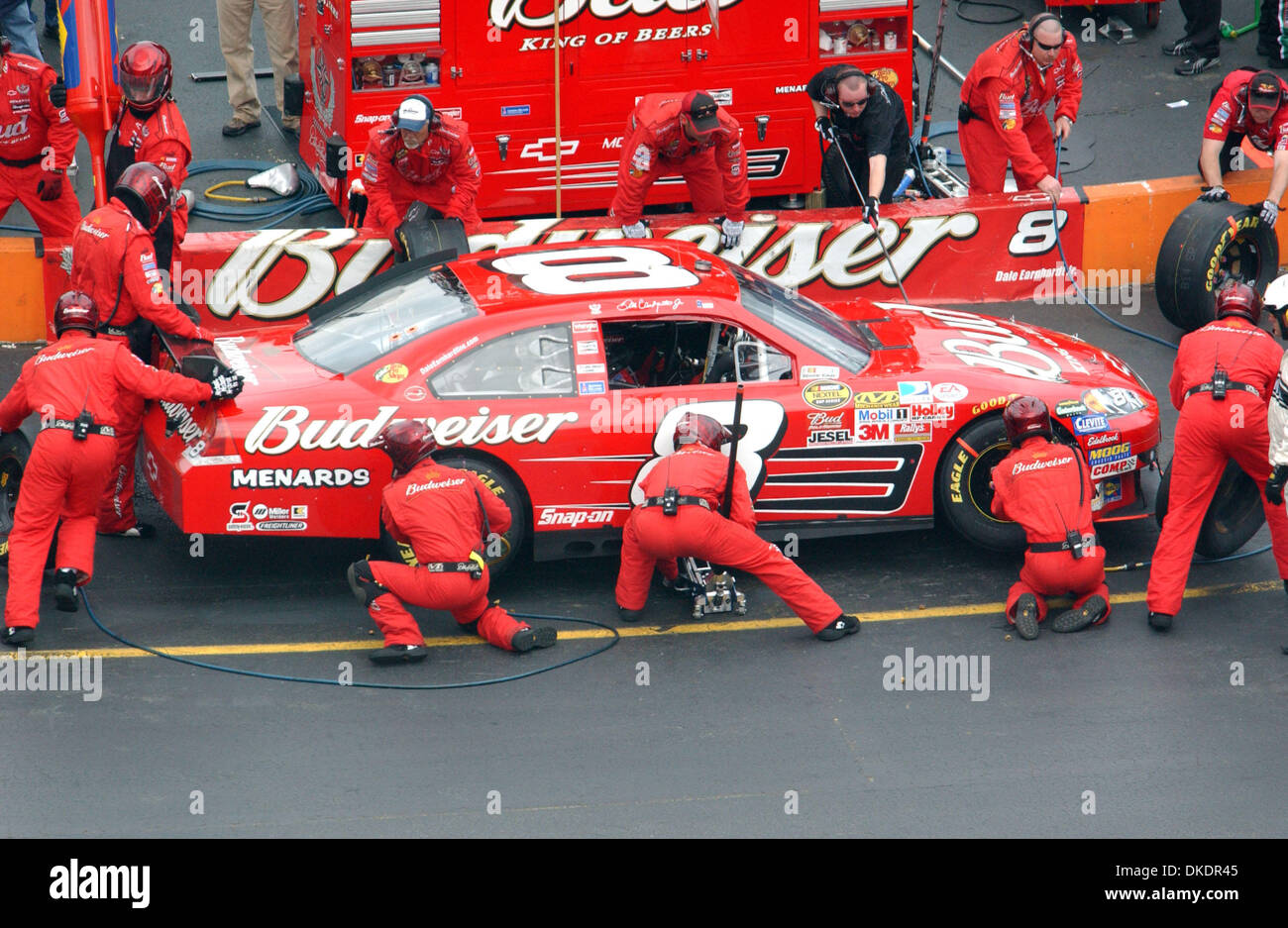 Apr 01, 2007 - Martinsville, VA, USA - Driver DALE EARNHARDT JR driver ...