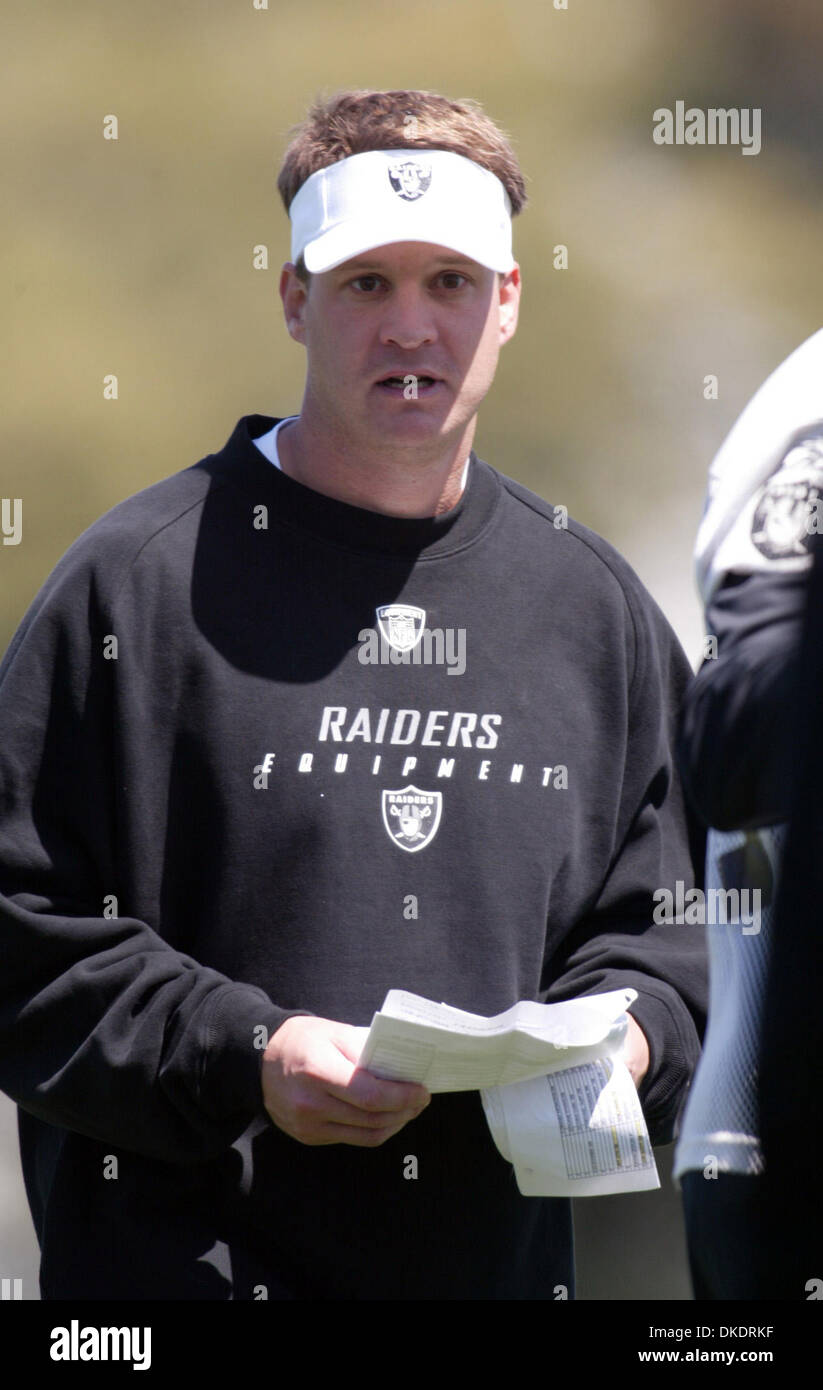 Lane kiffin raiders hi-res stock photography and images - Alamy