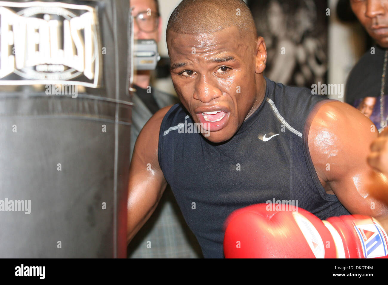 Apr 17, 2007 - Las Vegas, NV, USA - BOXING: Undefeated World Champion ...