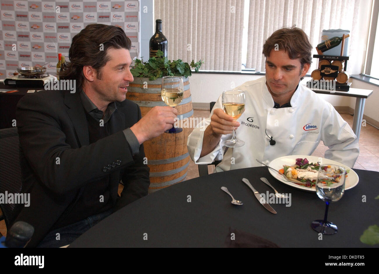 Jan 06, 2007 - Sonoma, CA, USA - (L-R) Actor PATRICK DEMPSEY toasts ...