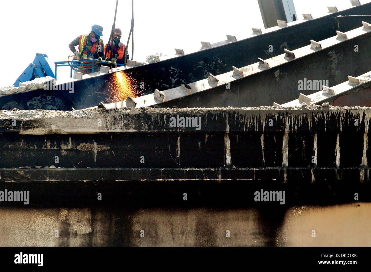 Steel beam sections hi-res stock photography and images - Alamy