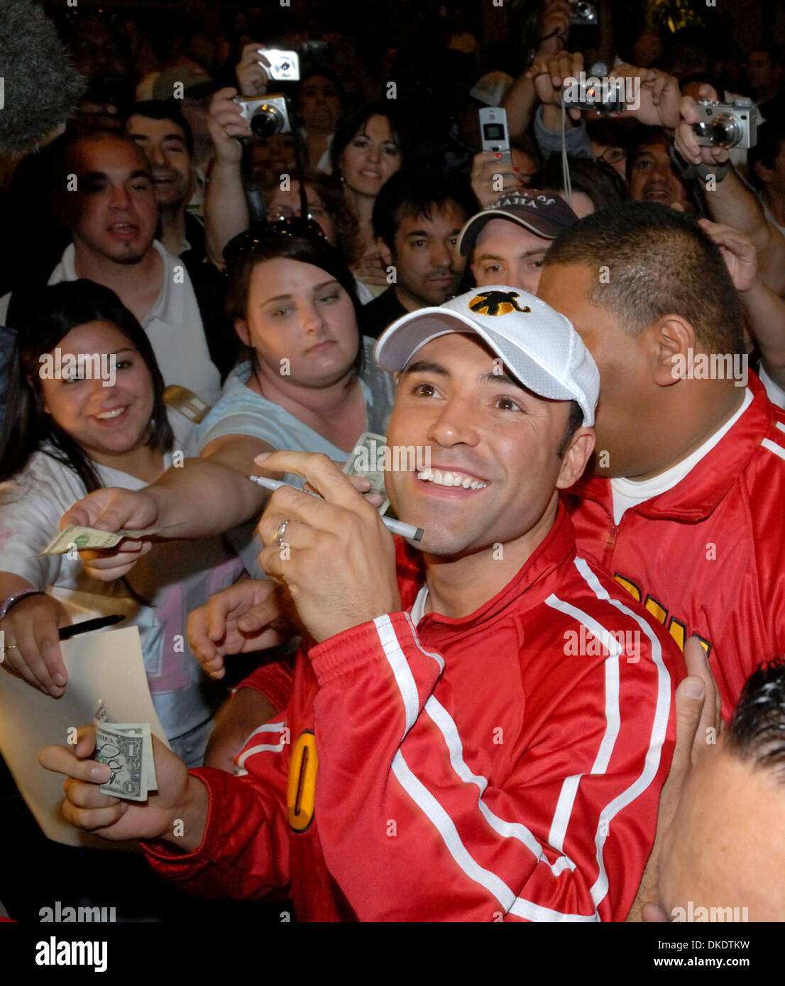 May 01, 2007 - Las Vegas, NV, USA - Boxer/Promoter OSCAR DE LA HOYA ...
