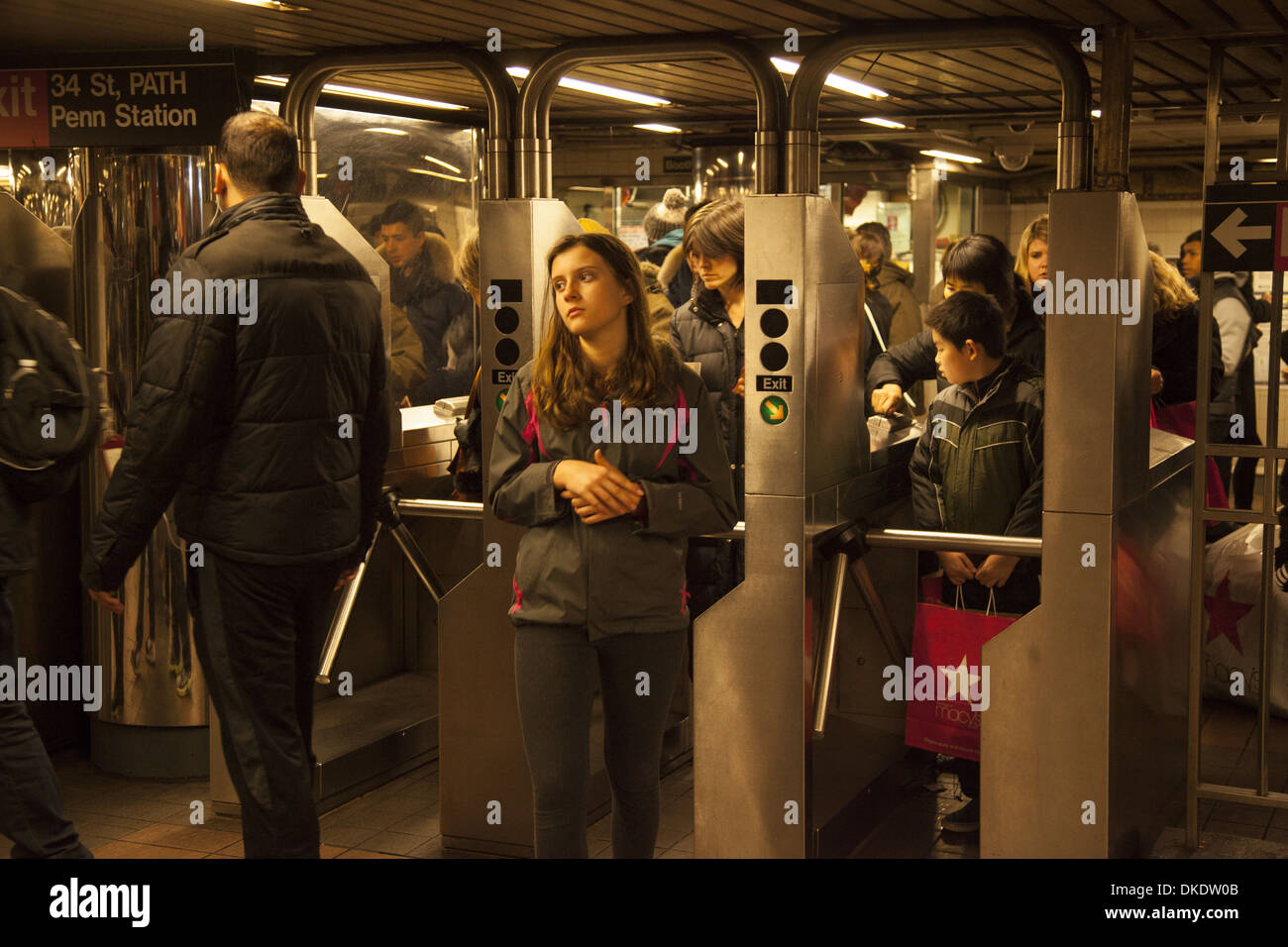 Nyc subway turnstile hi-res stock photography and images - Alamy