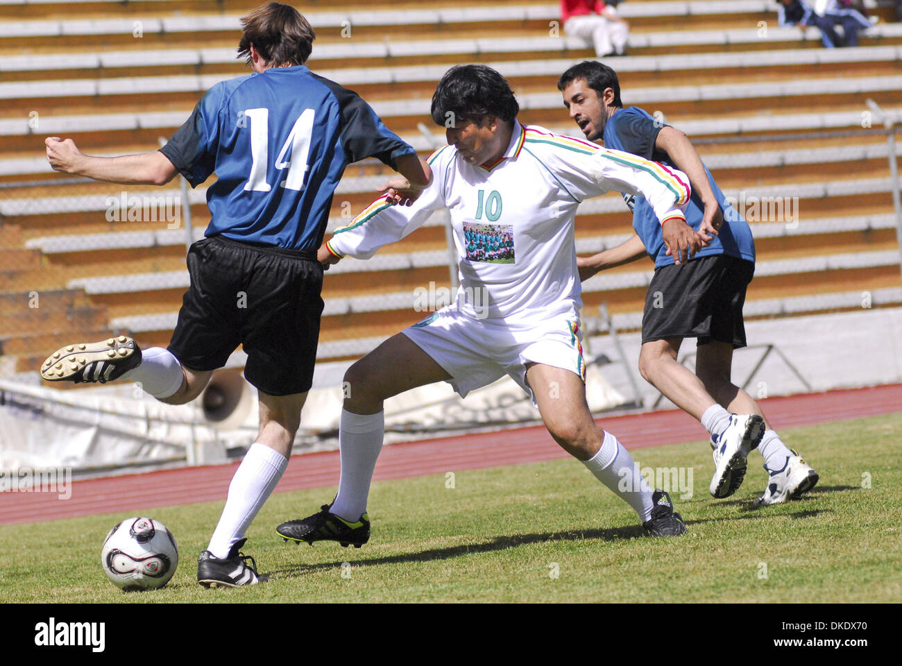 Soccer stadium la paz hi-res stock photography and images - Alamy